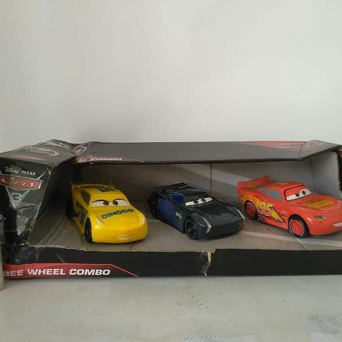 Jual mainan diecast cars boxset Free wheel combo Disney pixar Cars 3 ...