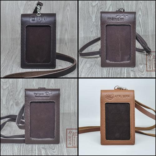 Jual Custom Logo Emboss Id Card Holder Name Tag Holder Kulit - Kab ...