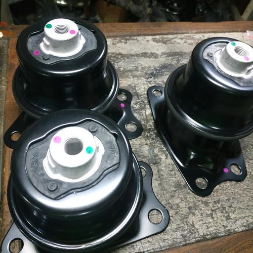 Jual Engine Mounting KANAN Jazz RS GE8 City Freed Mobilio BRIO MATIC ...