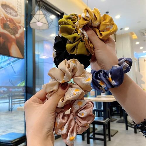 Promo IK30 Ikat Rambut Scrunchie Jepang Bunga Daisy - black - Jakarta ...