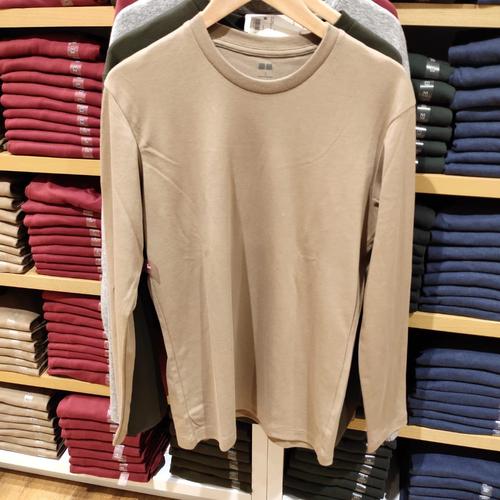Jual Kaos UNIQLO Cowok Lengan Panjang ( T-Shirt Men Crew Neck ) - Beige ...