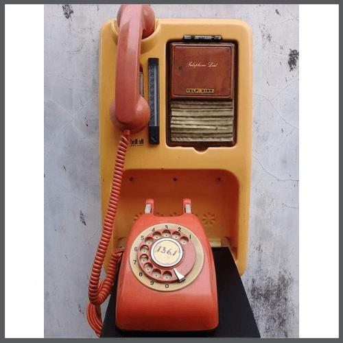 Jual telepon putar antik jadul lengkap dengan tatakannya - Kota ...
