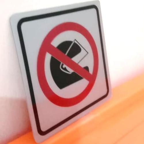 Jual SIGN SEMI PLAT K3 RAMBU SAFETY LOGO DILARANG MEMAKAI HELM UK ...