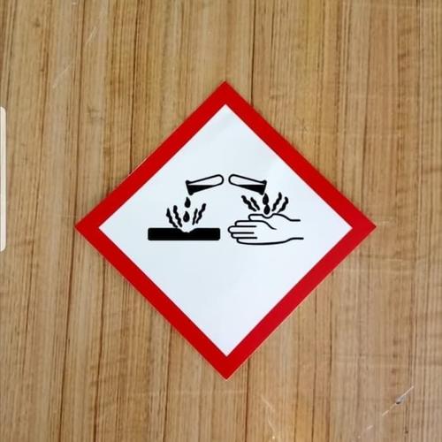 Jual STICKER RAMBU K3 SYMBOL LIMBAH B3 UK 20X20CM - Jakarta Barat ...