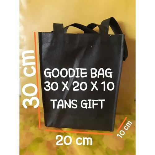 Jual Goody Bag Spunbond Ukuran Wine Kotak Hitam T=30X20X10 - Kab ...