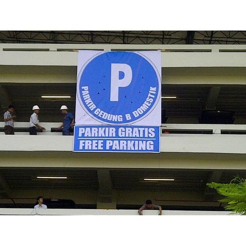 Jual spanduk banner cetak gambar poster parkir gratis - Kota Surabaya ...