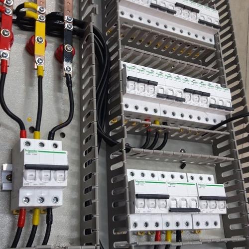 Jual PANEL DISTRIBUSI/PEMBAGI IDUK MCCB EZC30A EASYPACT ,3P 30A ,BOX ...