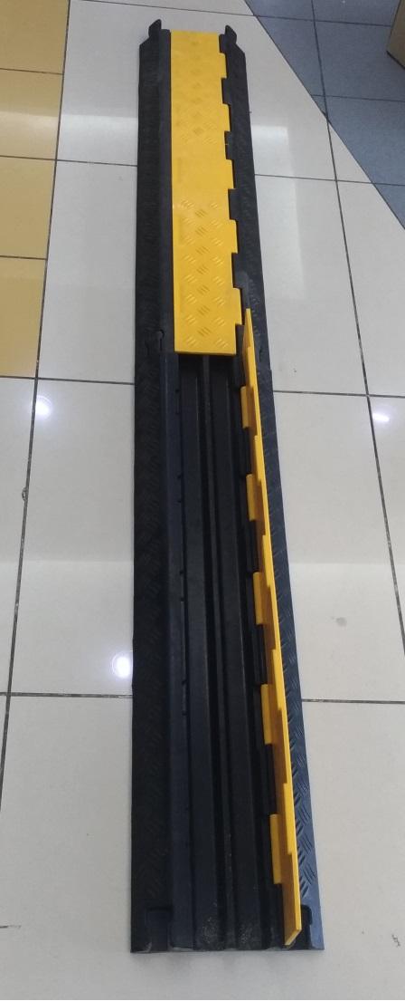 Jual Cable Ramp Protector Road Speed Bump,pengaman Kabel Jalan 2 Jalur ...