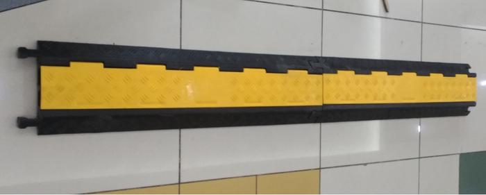 Jual Cable Ramp Protector Road Speed Bump,pengaman Kabel Jalan 2 Jalur ...