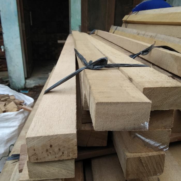 Jual Balok Kaso Kayu Bengkirai Bantalan Rangka Murah 3x5x150 cm - Kota ...