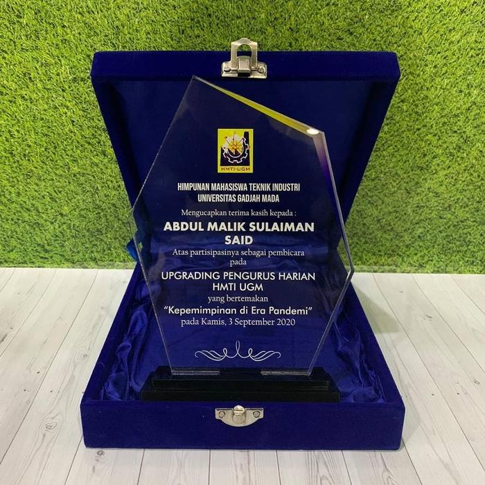 Jual PLAKAT AKRILIK/CINDERAMATA KEKINIAN/TROPHY MEWAH (INCLUDE BOX ...