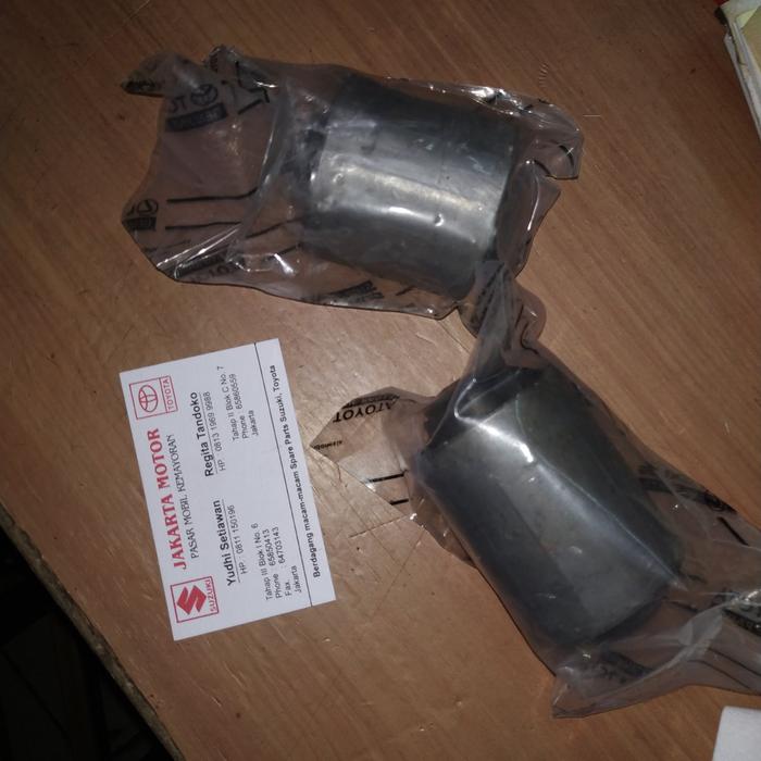 Jual bushing arm Innova fortuner roda belakang Original harga 1set ...