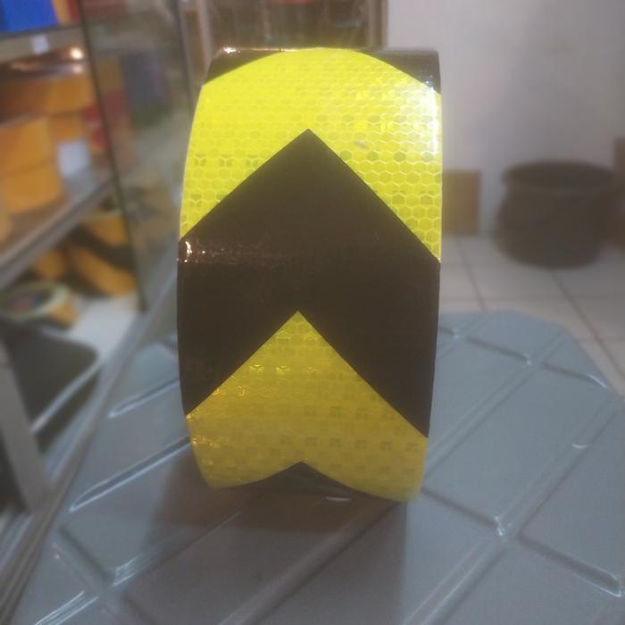 Jual Stiker Reflektor Police Line Tanda Panah 3 inch - Jakarta Barat ...