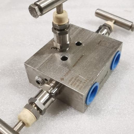 Jual Manifold Valve 3way 1/2"FXFNPT 6000 KEYSTONE ANDERSON GREENWOOD ...