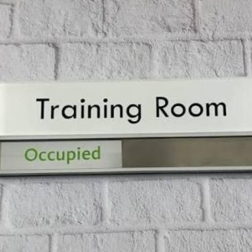 Jual Akrilik custom sign ruang board dipakai in use training room ...