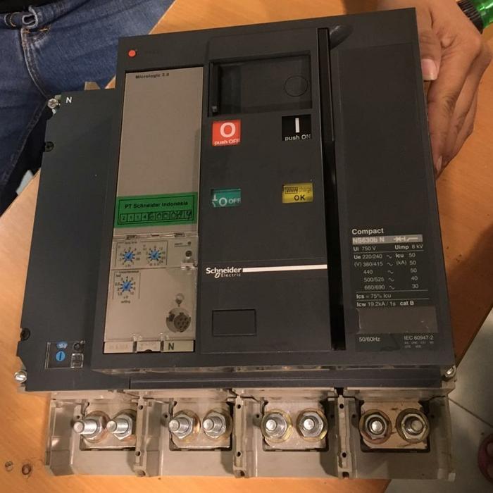 Jual Schneider MCCB NS800N 4P 800A Komplit Motorize UVT AUX Original ...