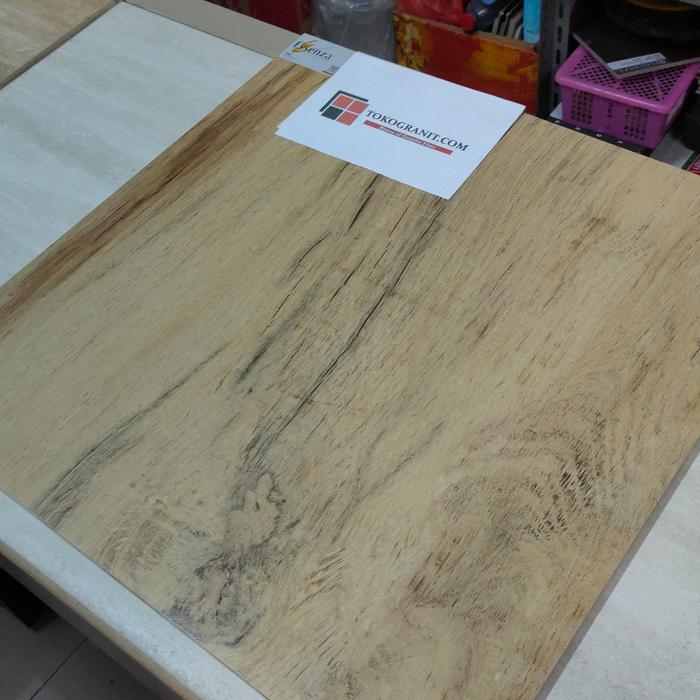 Jual GRANIT LANTAI ESSENZA PINE WOOD 60X60/1.44M[FREE ONGKIR] - Jakarta ...