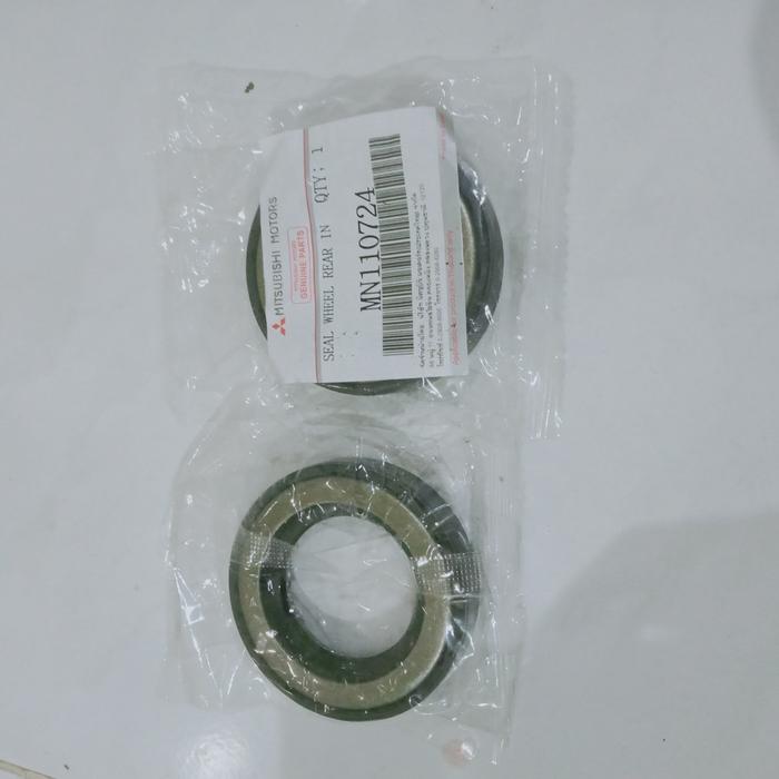 Jual Seal roda belakang dalam Mitsubishi Triton MN110724 - Jakarta ...