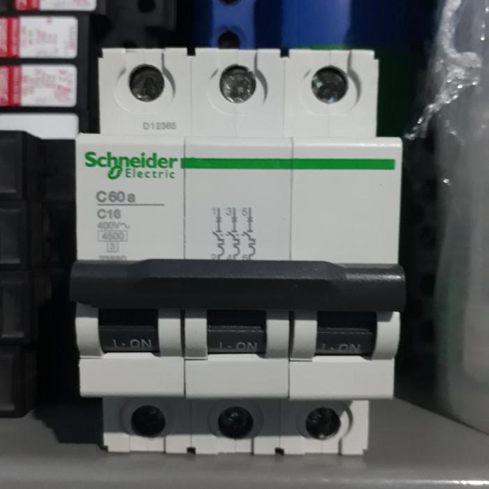 Jual mcb schneider C 60a 6a,10a,16,20a 3pole - Jakarta Pusat - pingki ...