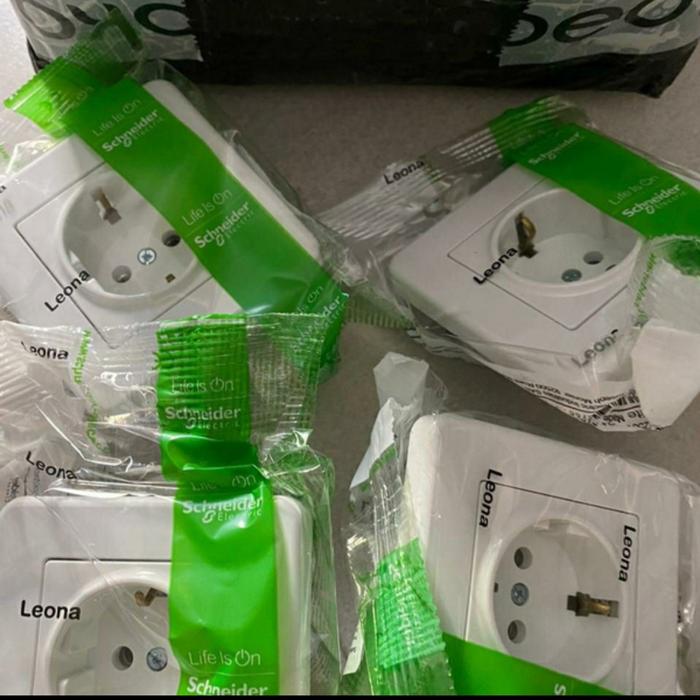 Jual Stop Kontak Schneider Leona Non Grounding Putih - Jakarta Pusat ...