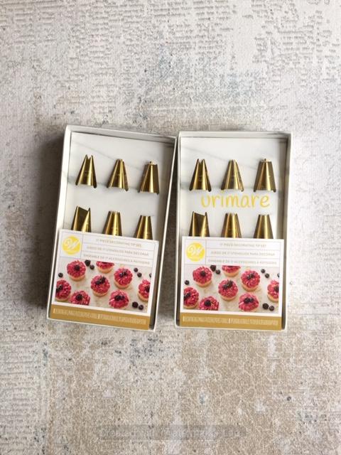 Jual Wilton - Navy Blue and Gold Piping Tips, Set of 17pcs - Kab ...