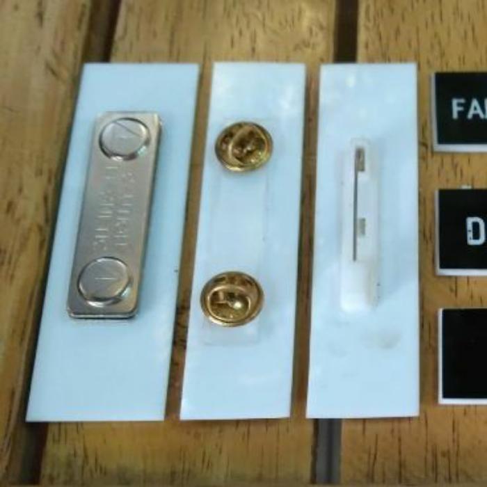 Jual Papan nama/name tag paku/peniti - Magnet - Jakarta Pusat - CACA ...