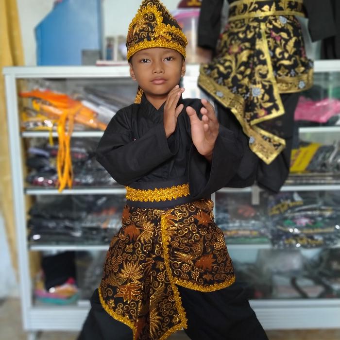Jual Sembong Silat Costum Silat Kain Seni Praktis Indah Dan Aman Di ...