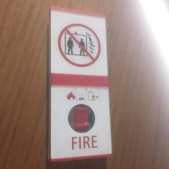 Jual stiker lift kebakaran fire warning tombol button hydrant - Kota ...