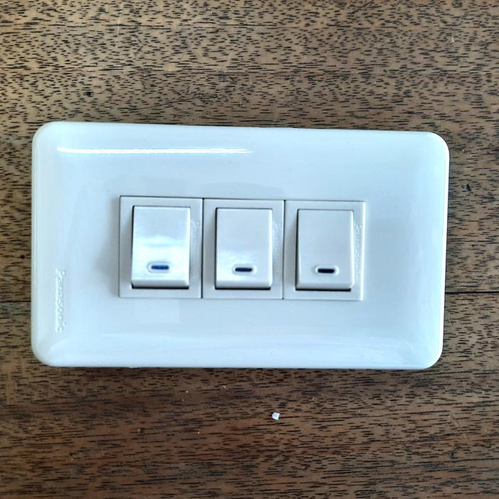 Jual Saklar Triple Panasonic Full Color - Kab. Tangerang - Cube ...