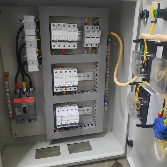 Jual PANEL DISTRIBUSI 100A 3PHASE 15 GROUP 1PHASE - Jakarta Pusat ...