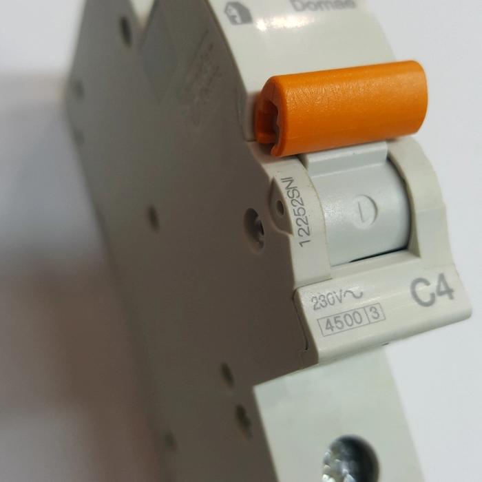 Jual mcb schneider c4 domae - Jakarta Pusat - MM makmur | Tokopedia