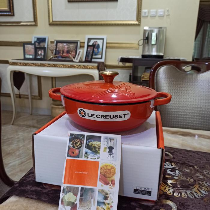 Jual le Creuset cast iron 22 cm - volcano/orange - Kota Tangerang ...