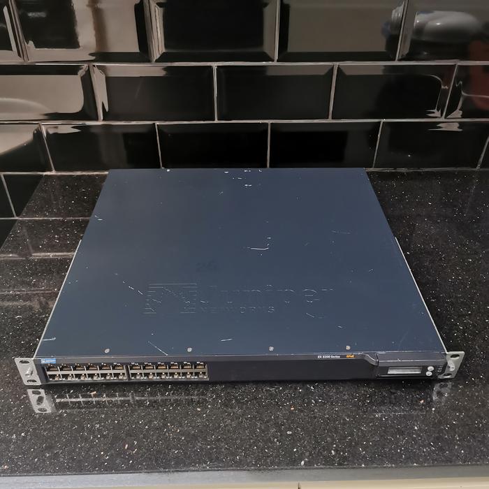 Jual Switch Hub Gigabit Juniper EX3200 24 Port Dengan 8 Port POE ...
