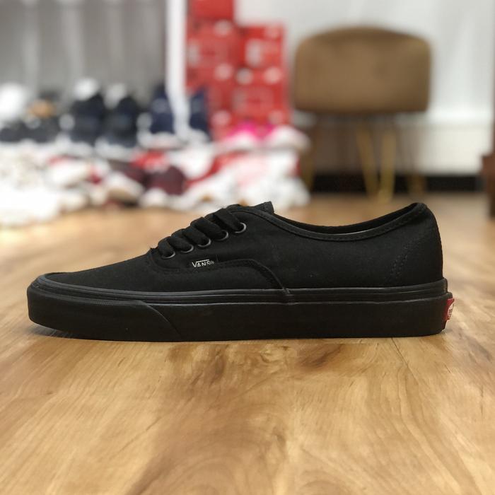 Sepatu Vans Authentic