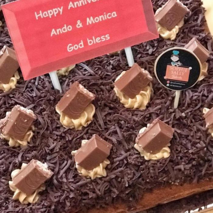 Jual KUE ULANG TAHUN ANNIVERSARY BOLU JADUL TOPPING KIT KAT KUE ULTA ...
