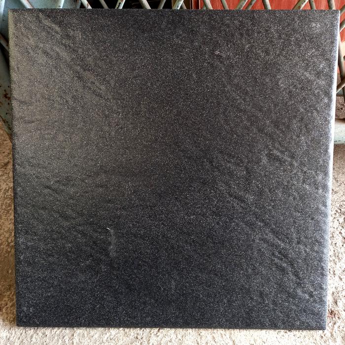 Jual KERAMIK 40X40 HITAM MATT / MINIMALIS HITAM - Kota Tangerang ...