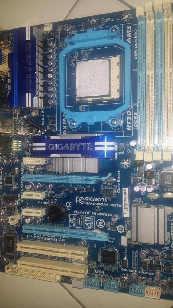 Jual Gigabyte Ga-890GPA-UD3H AMD AM3 superior - Kab. Karawang - toko ...