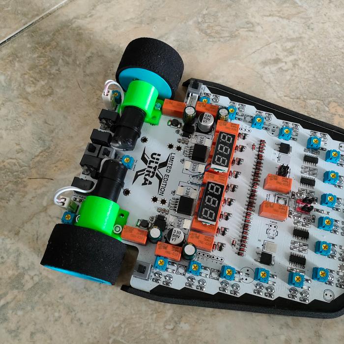 Jual Robot line tracer analog R15 ultraX black motor german - Kab ...