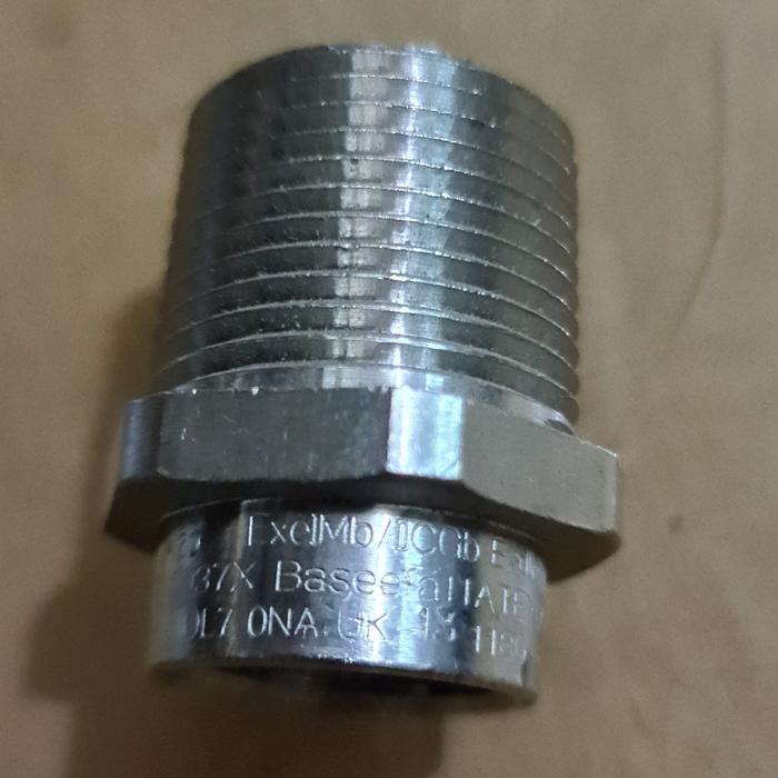 Jual Adaptor Reducer Hawke 476 Male 3/4 NPT x Female M20 Brass Nickel ...