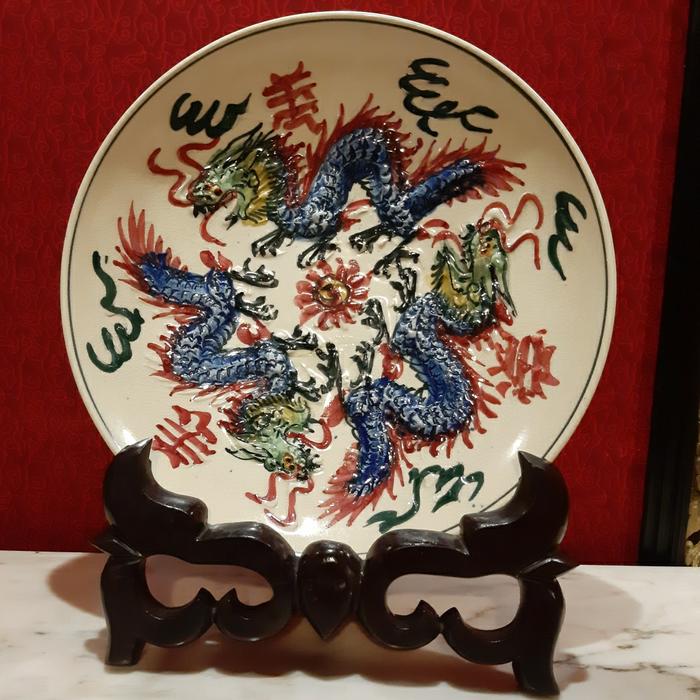Jual Piring Hias Motif Retak Seribu Tiga Naga Timbul Panca Warna Type B ...