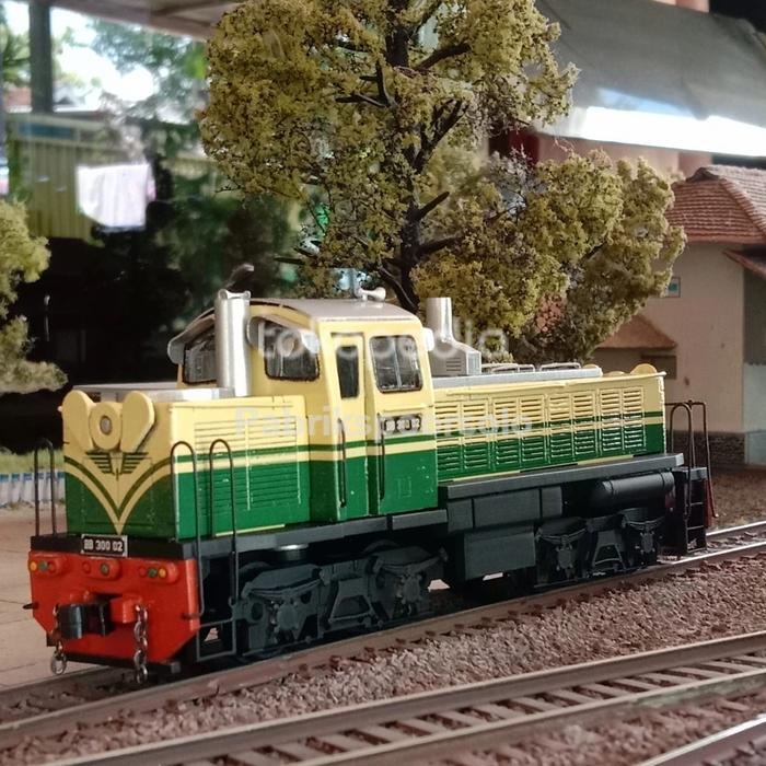 Jual Miniatur Lokomotif BB300 - Kab. Wonogiri - Pabrikspoorsolo | Tokopedia