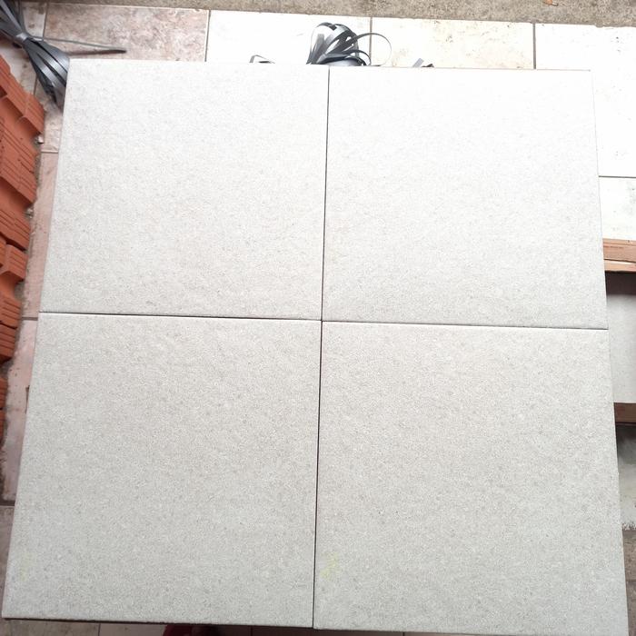 Jual Keramik Lantai 30x30 Matt Cream Polos - Cream Muda - Ivory Di ...