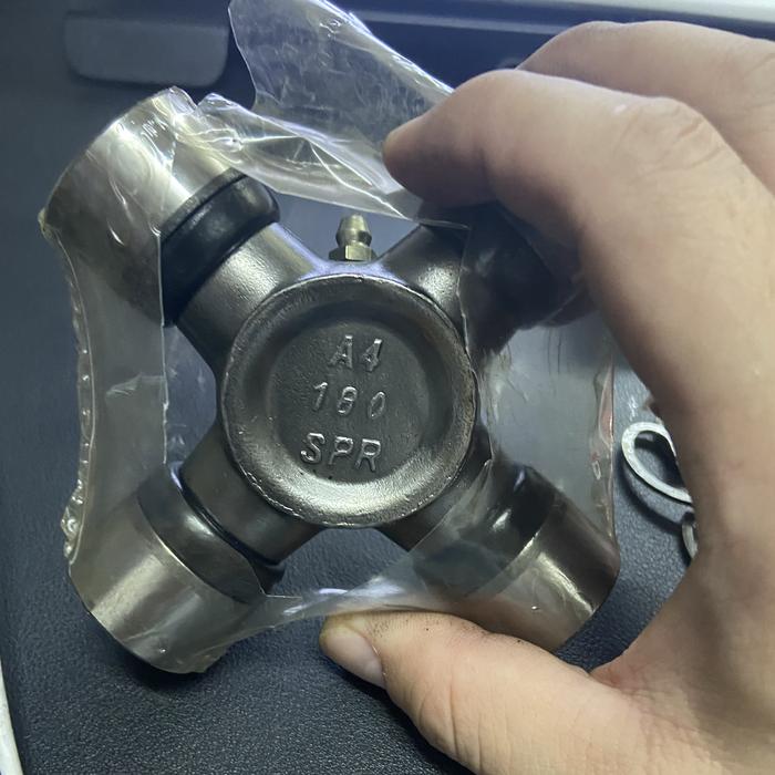 Jual Joint spicer 5-160x ( 30 x 107 ) asli spicer tanpa dus new old ...