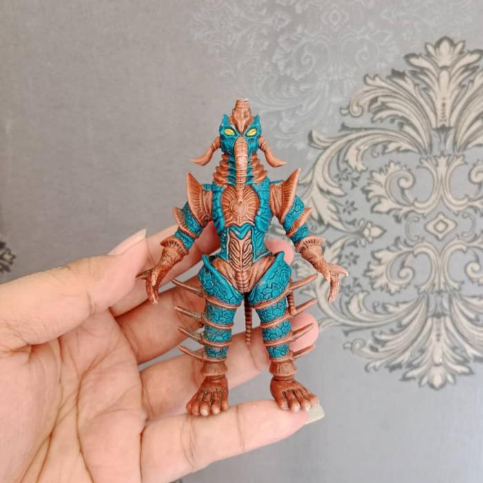 Jual Figure Kaiju Alien Hipporito - Kab. Mojokerto - Mufinana | Tokopedia