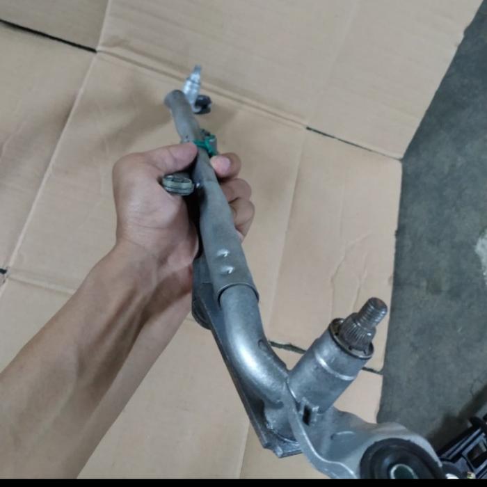 Jual stang wiper/link wiper kijang Innova original - Jakarta Barat ...