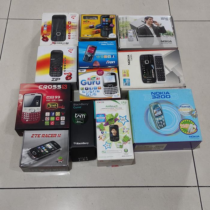 Jual Handphone Berbagai Merk Nokia Flexi Smartfren AHA Blackberry ...