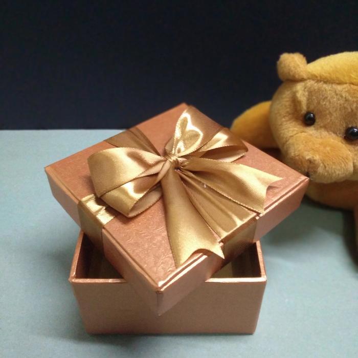 Jual kotak kado kecil/gift box/10x10x5cm/ROSE GOLDberpita - Kota Depok ...