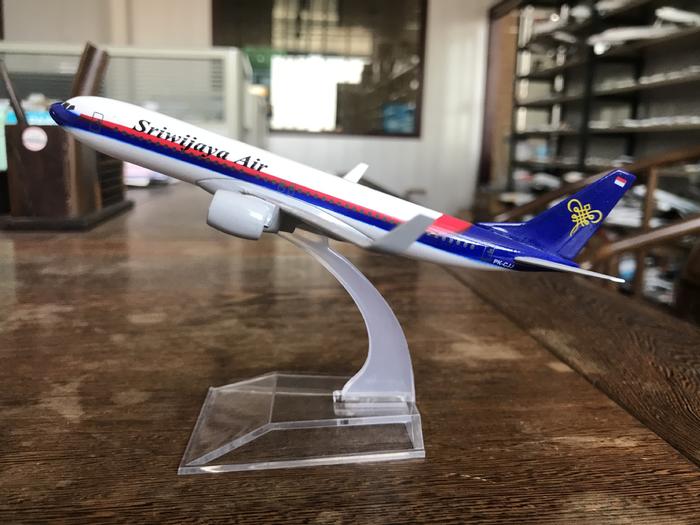 Jual 16cm Sriwijaya Air Diecast Pesawat Plane Model Miniatur Boeing ...