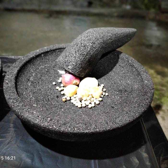 Jual Cobek Batu Asli Item Hitam Keras Batu Andesit Batu Kali Uk 22 Cm ...