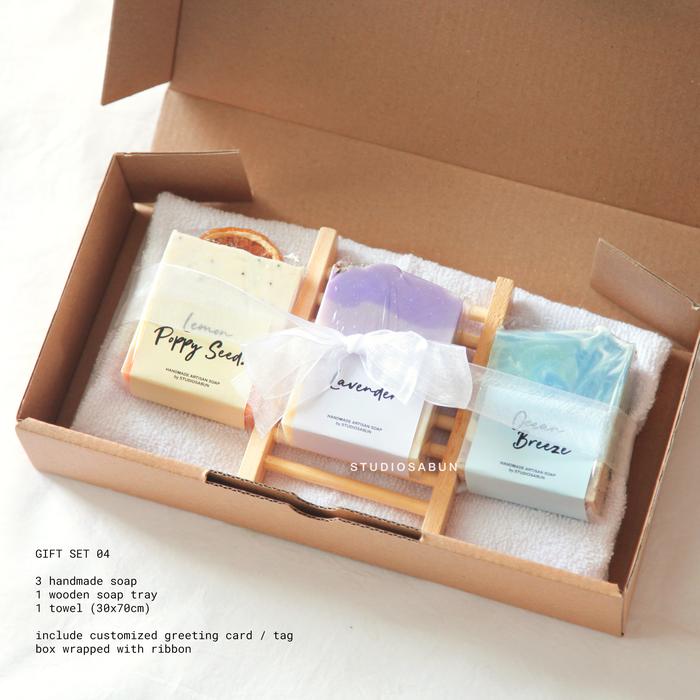 Jual Hampers - kado sabun | 3 Handmade soap, soap tray, handuk (Gift ...